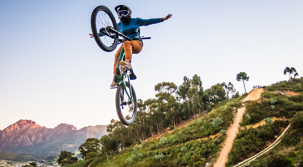 Darkfest inspires world's best female freeriders | SuperSport