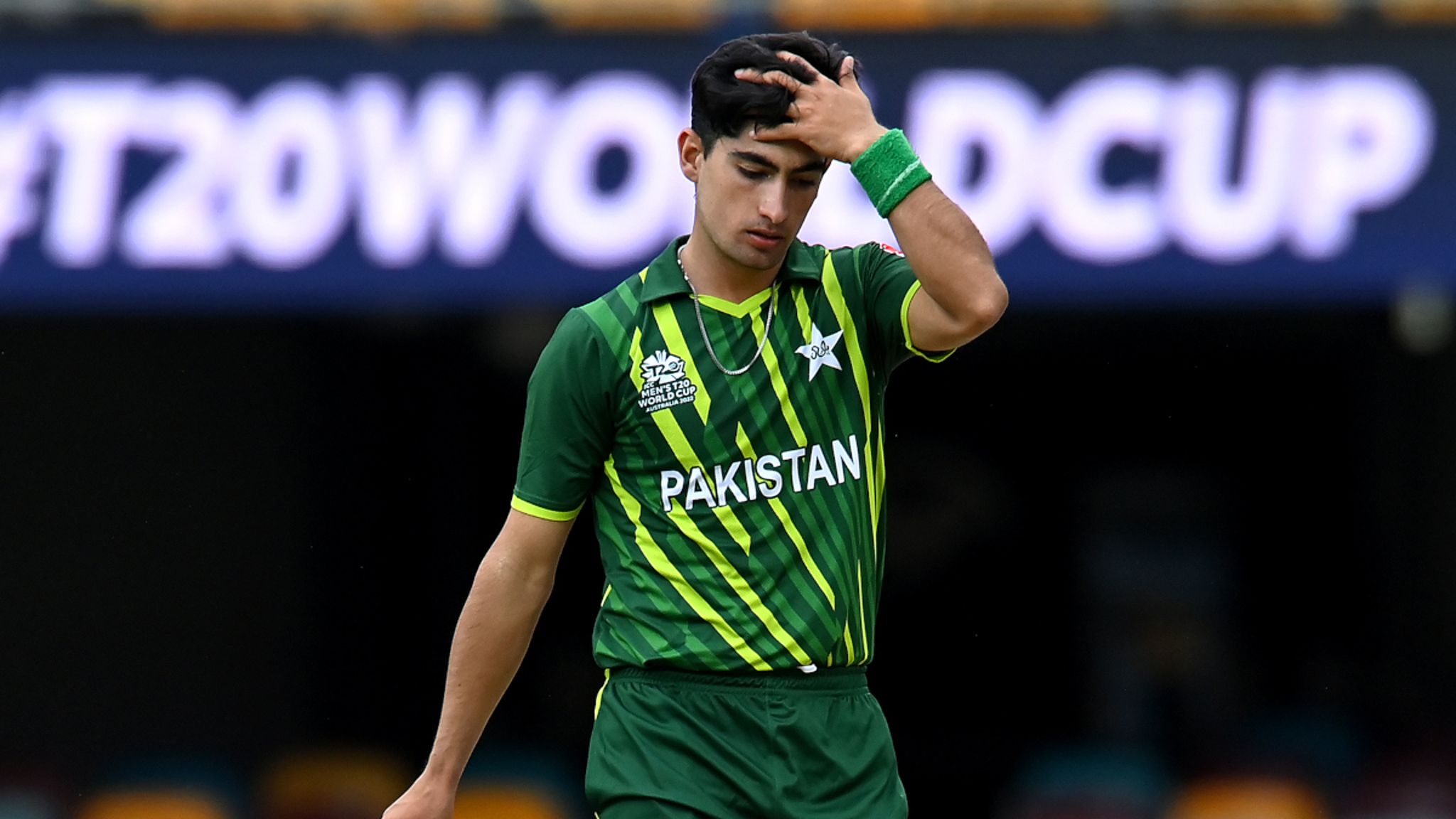 Pakistan's Naseem bosses Farooqi again in last-over thriller | SuperSport