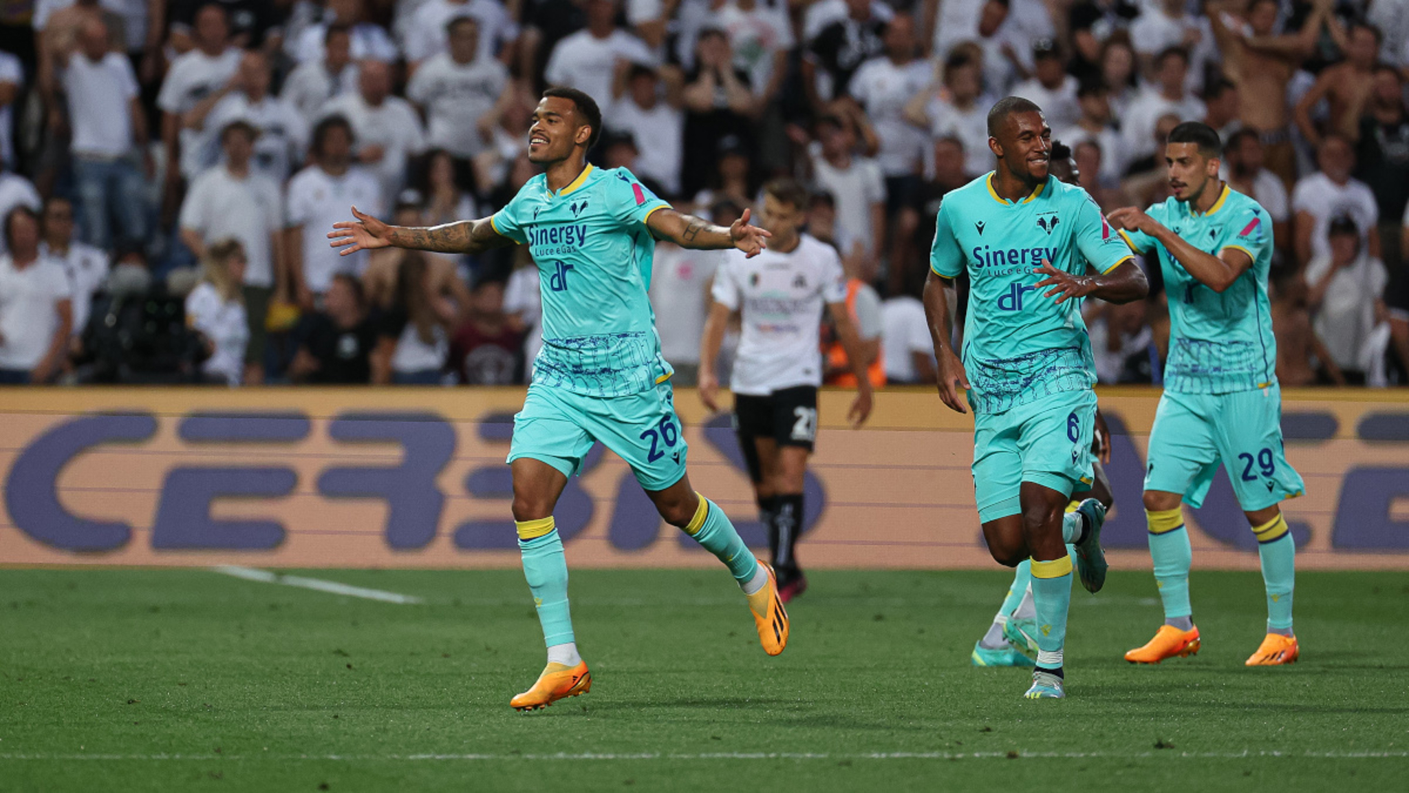 Ngonge double keeps 10-man Verona in Serie A | SuperSport