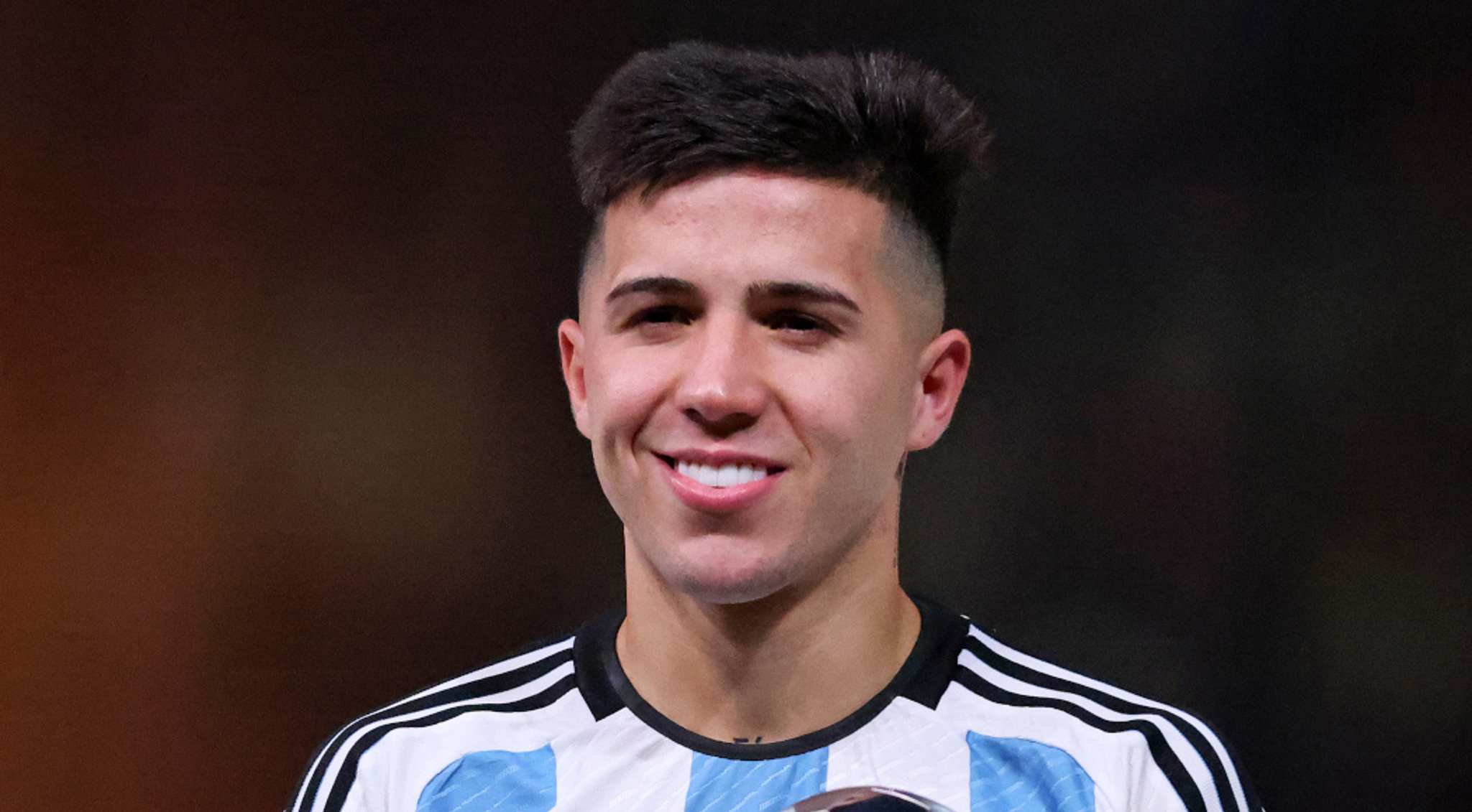 Chelsea sign Fernandez for Premier League record | SuperSport