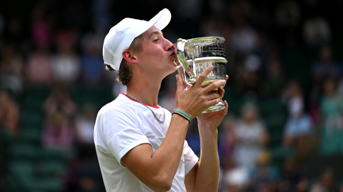 Searle ends Britain's 61-year wait for Wimbledon boys' singles success ...