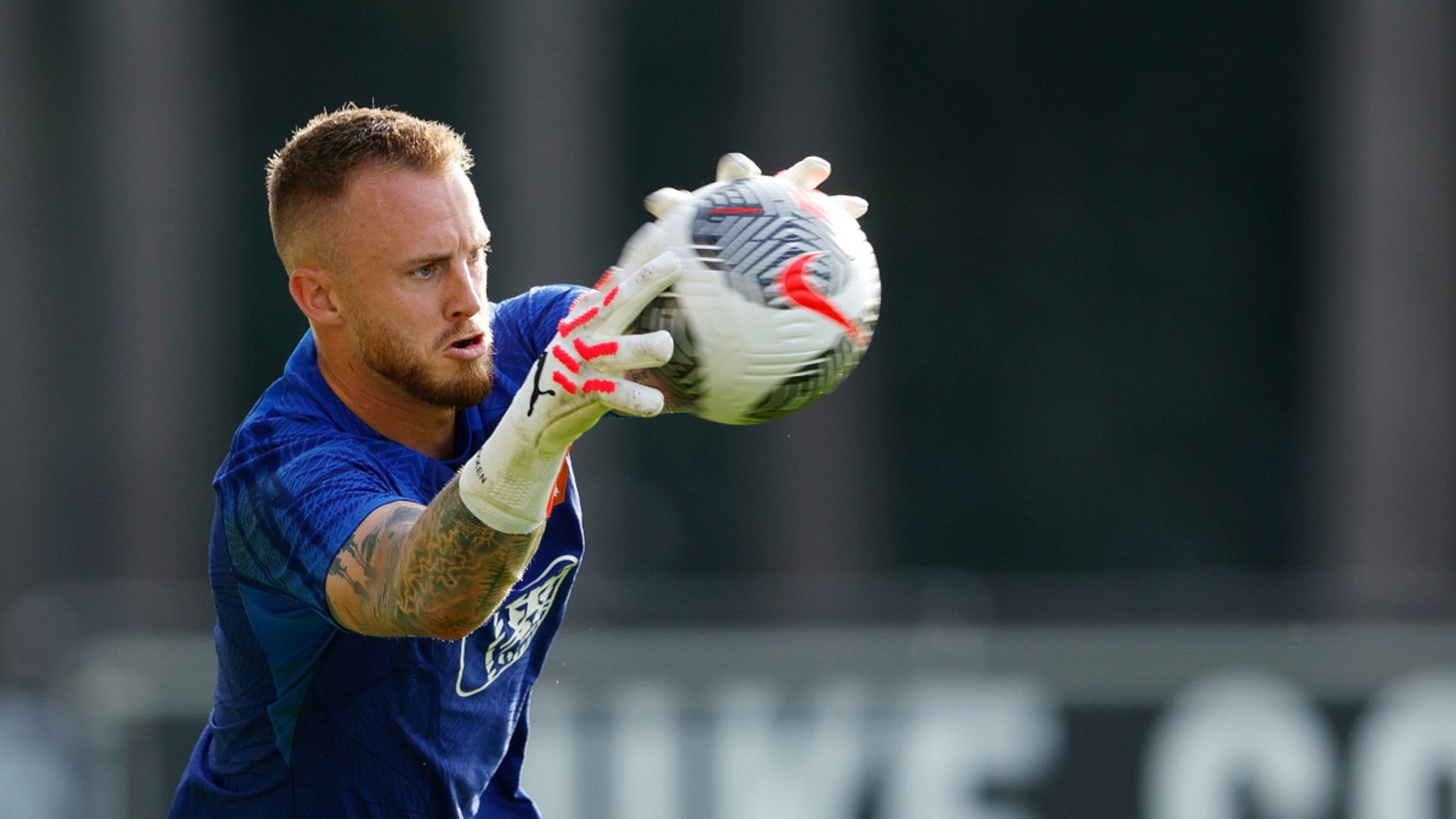 Flekken gets the nod as Dutch search for regular keeper continues ...