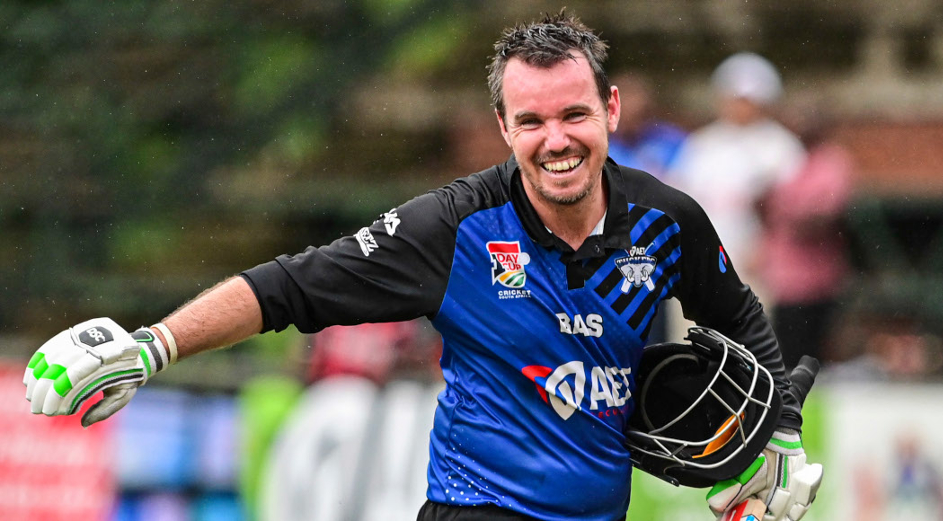 Nipper stars for Tuskers; Snyman, Hinrichsen lead Rhinos' charge ...