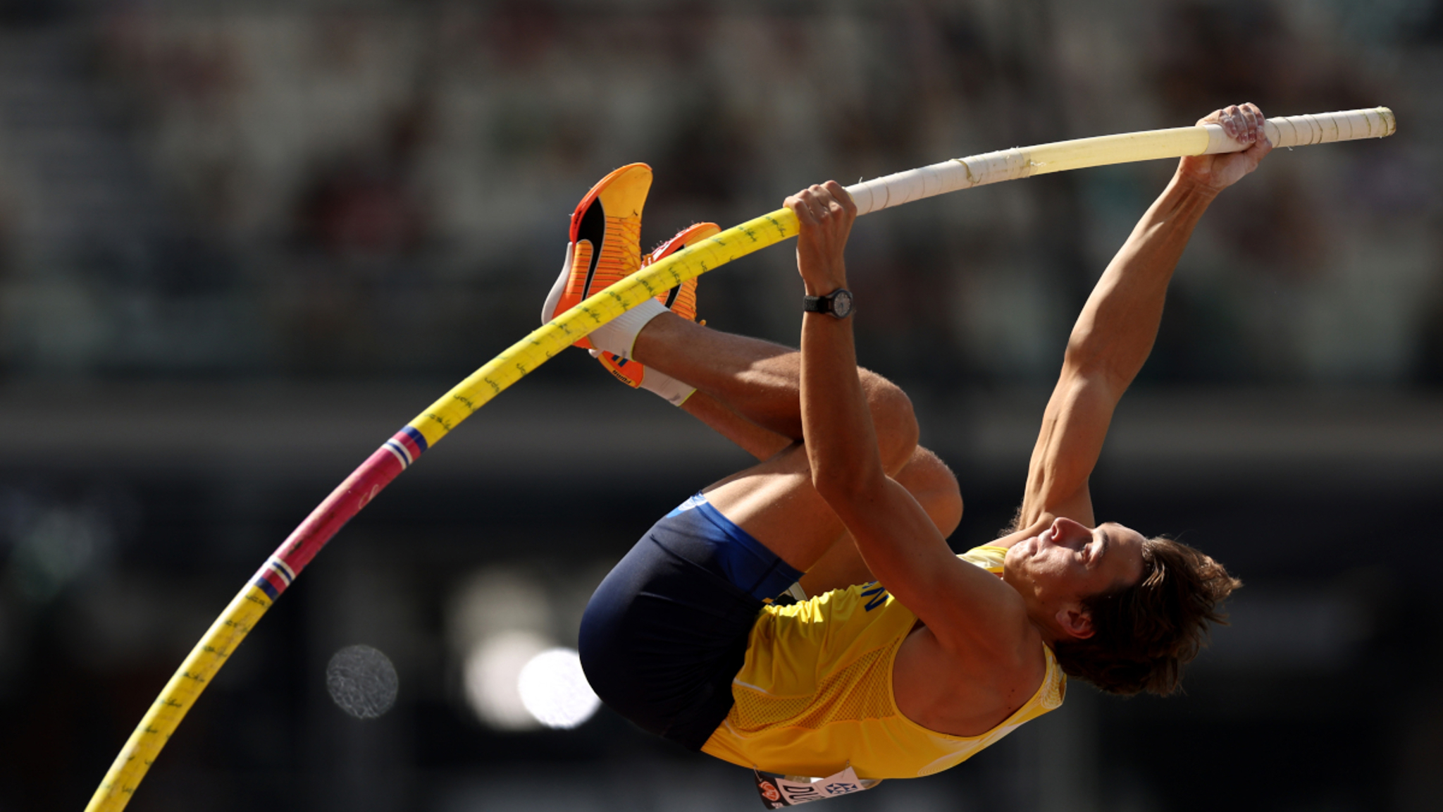 Duplantis soars into world pole vault final | SuperSport