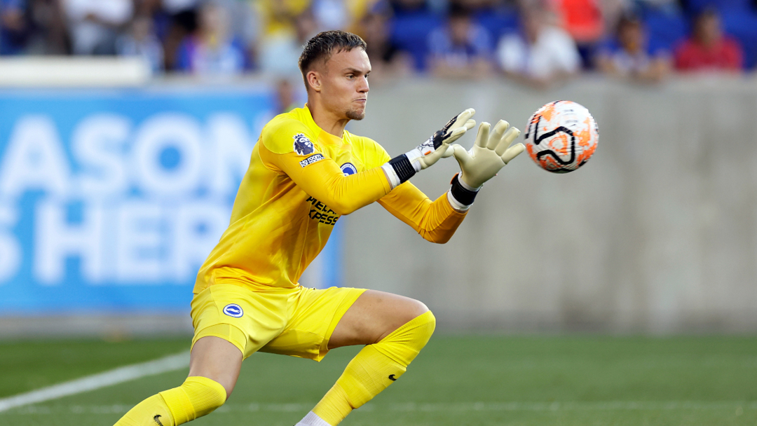 Chelsea sign goalkeeper Sanchez from Brighton | SuperSport