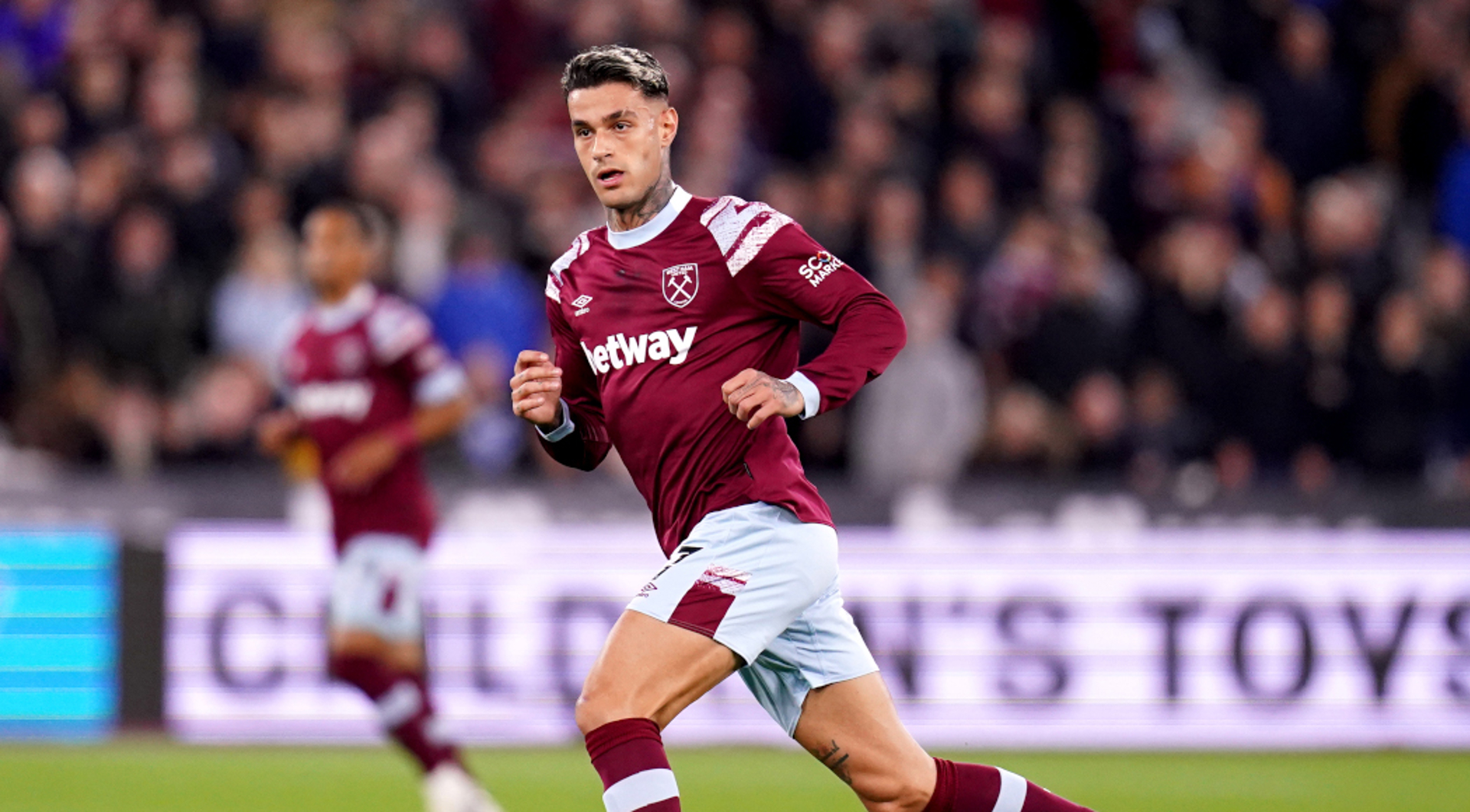 West Ham's Scamacca, Aguerd back in training ahead of Brentford match ...