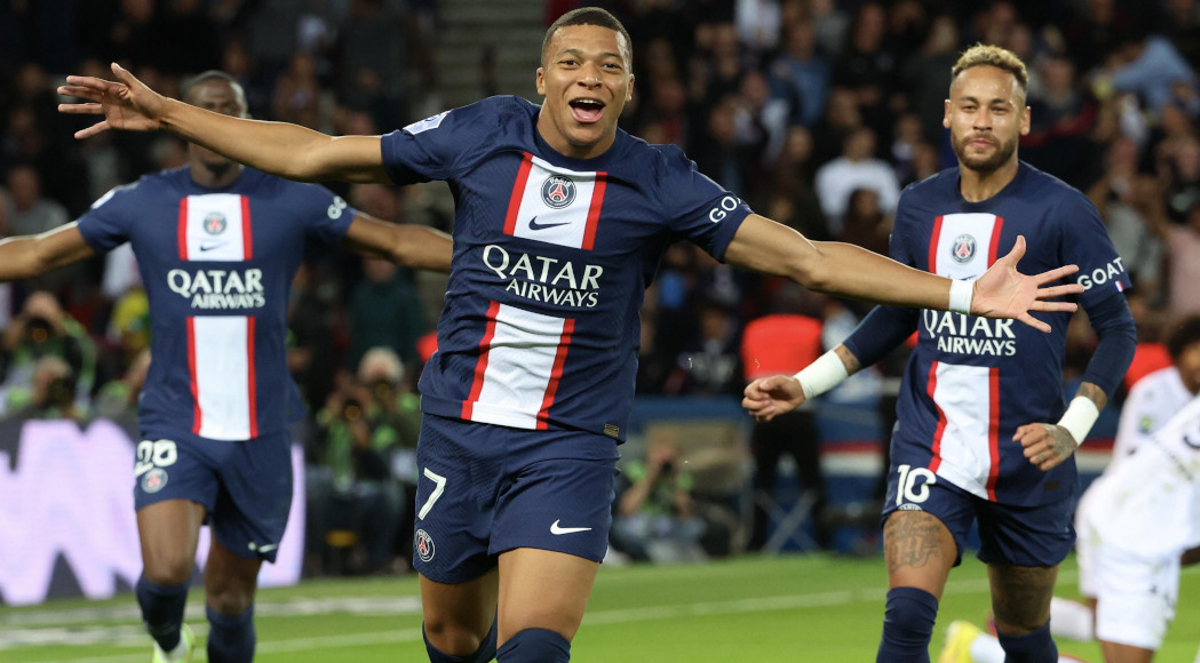 Mbappe to the rescue as PSG reclaim Ligue 1 top spot | SuperSport