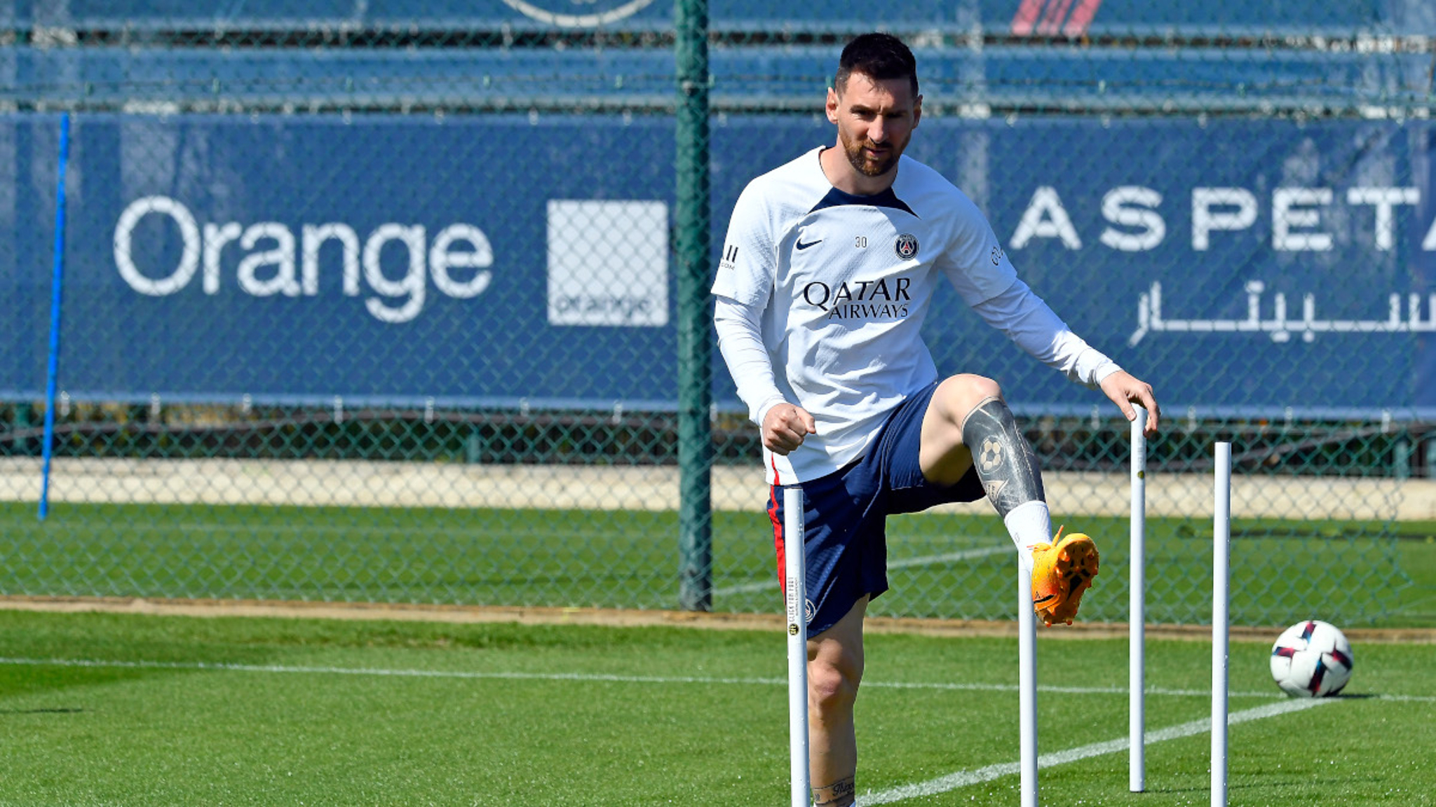 Messi future decision drawing near with Barca return hopes fading ...