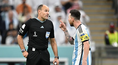 Messi slams referee after Argentina win on penalties | SuperSport