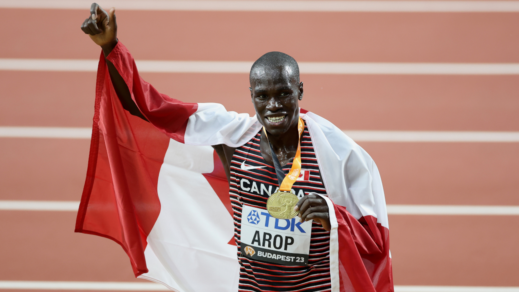Arop goes from back to front to take 800m gold | SuperSport